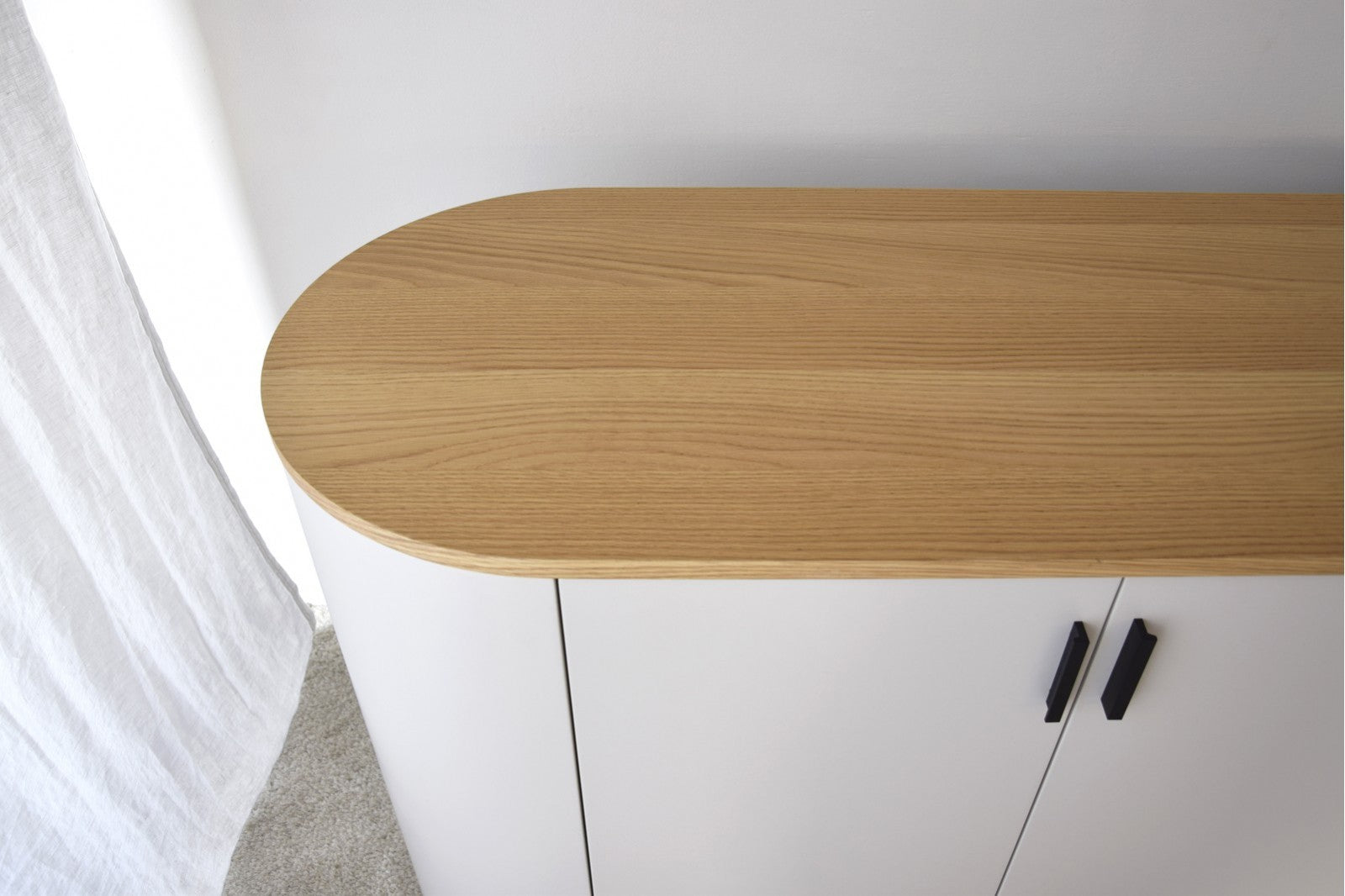 Avene sideboard – Pino & Jacaranda